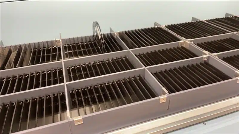 ESD Safe Reel Dividers | Flexcontainer.com